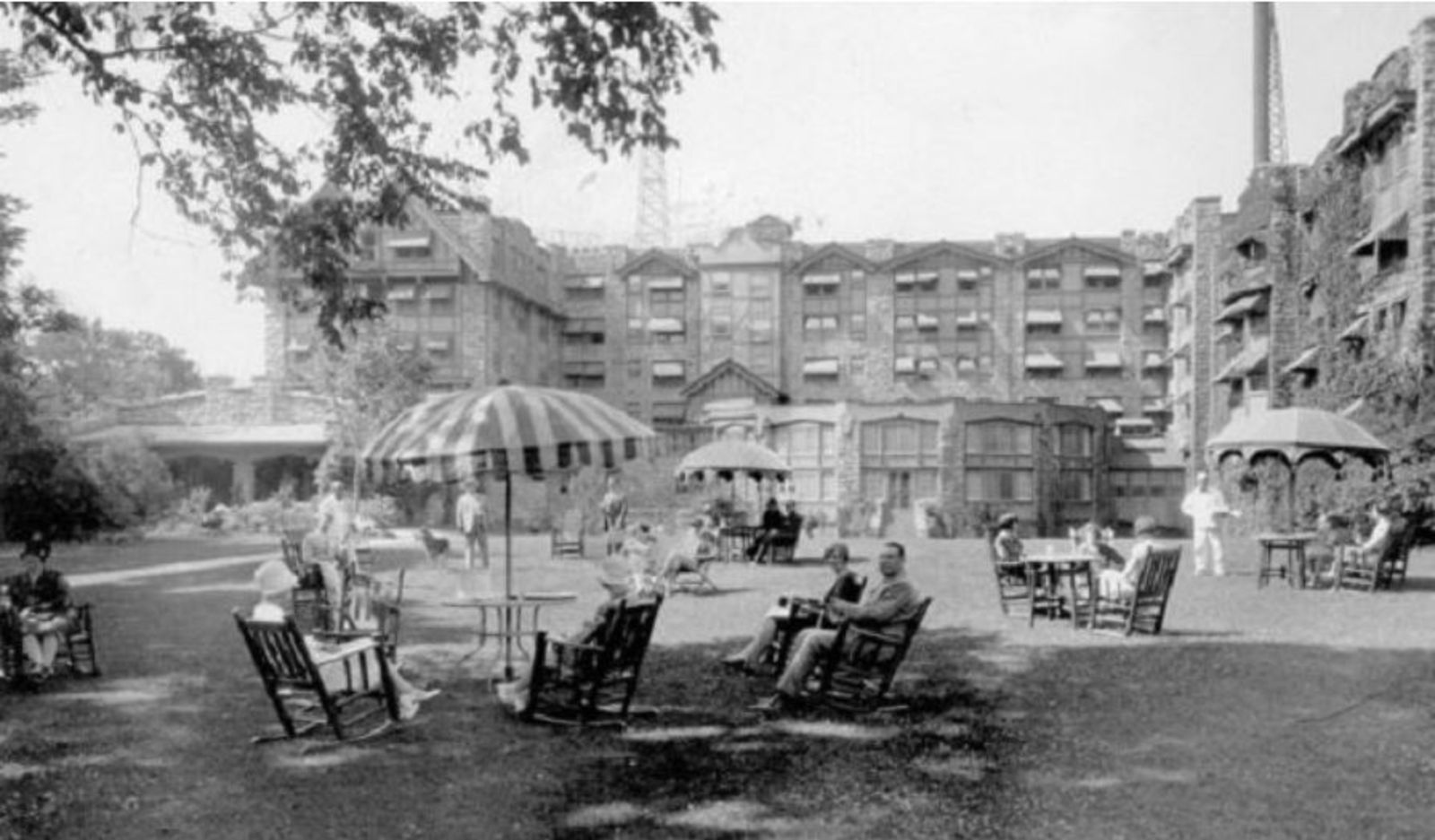 Historic Hotels near Kansas City | The Elms Hotel and Spa